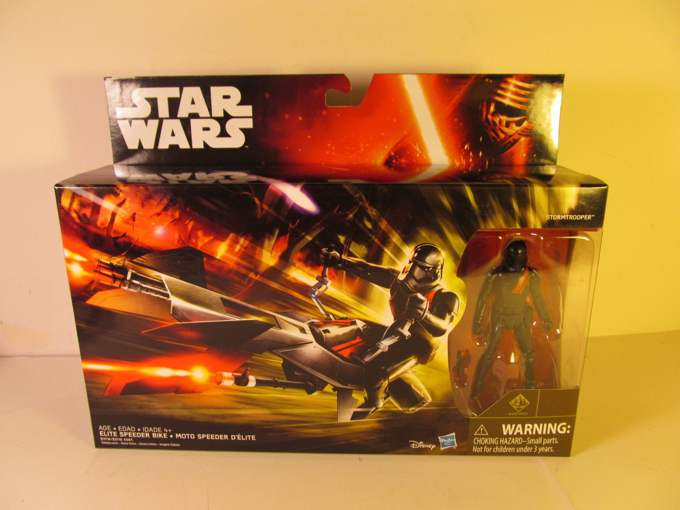 Leaked images of new Force Awakens toy vehicles with action figures