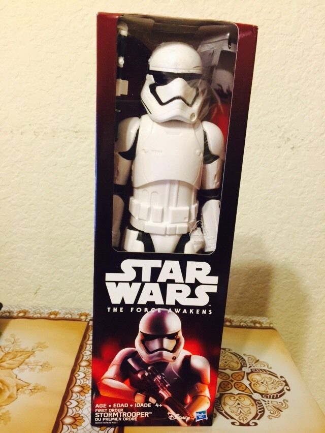 New 12'' Force Awakens action figures reveal info on the characters