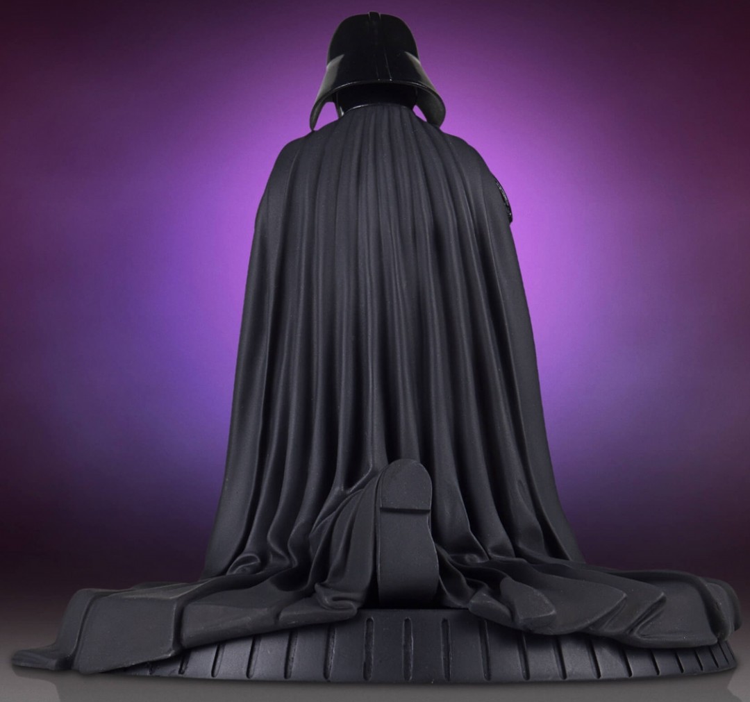 Darth Vader scale statue available for pre-order