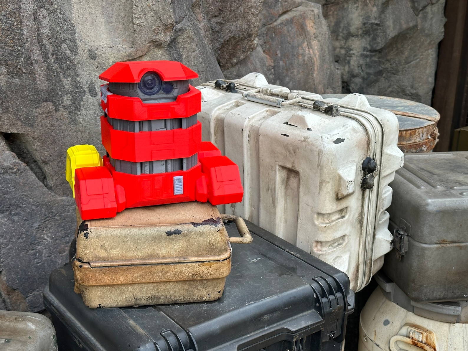 New Star Wars Galaxy's Edge Droid Depot B2-EMO Conversion Kit available ...
